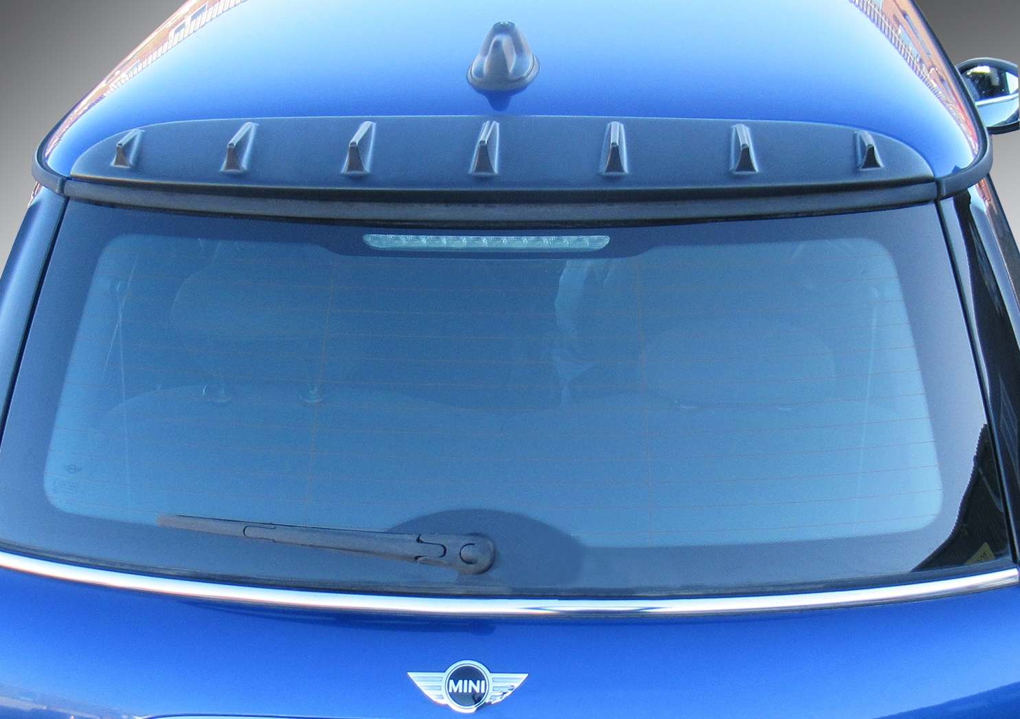 Blank svart Shark Fin Diffuser Mini One / Cooper R56 3-Dörrars - Hova.com